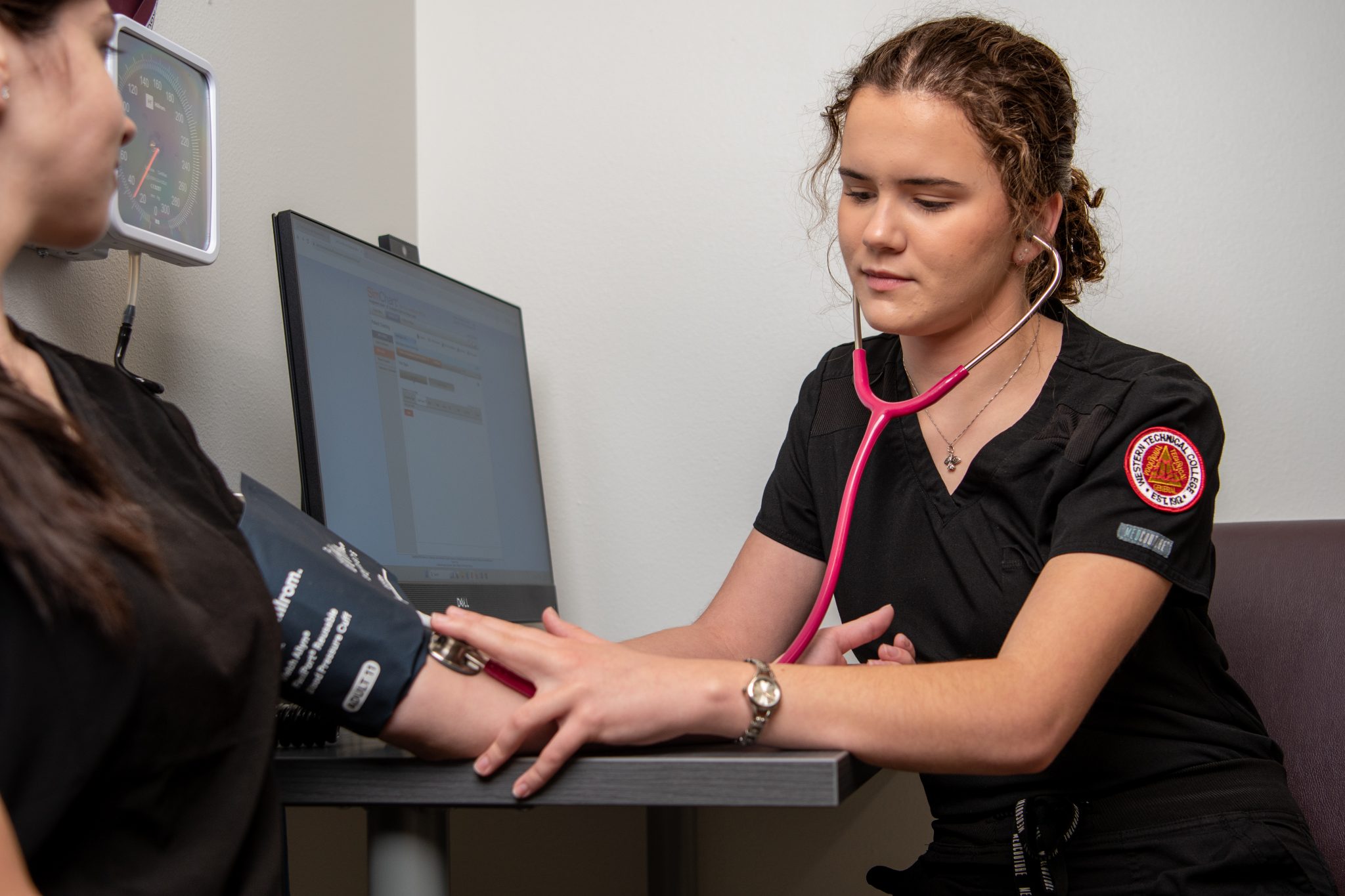 A Glimpse into the Life of a Medical Assistant – News Center